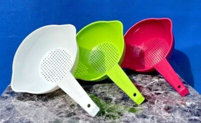 Tupperware Colander Strainer w/ Handle 4 Cups Small Colander Different ...