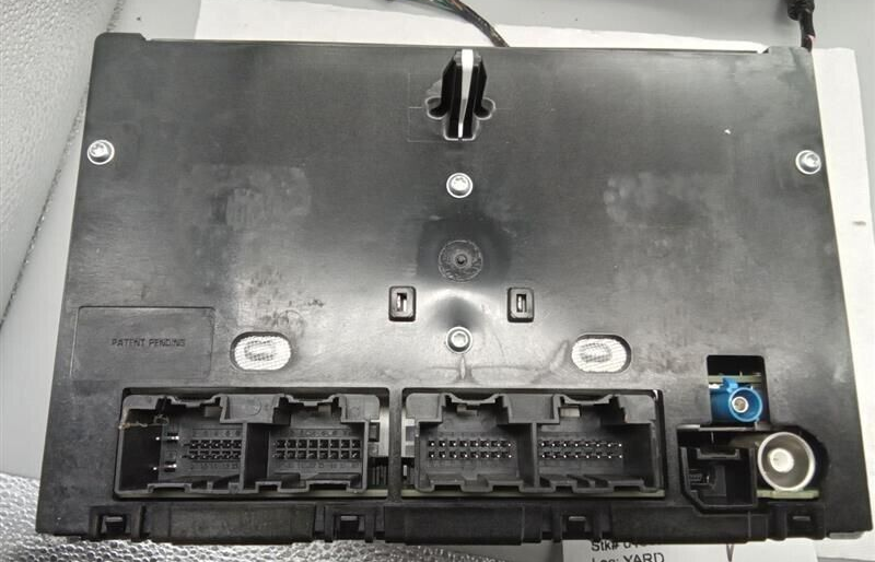 2016 - 2017 Chevrolet Traverse Radio Receiver w/ Display Screen ...