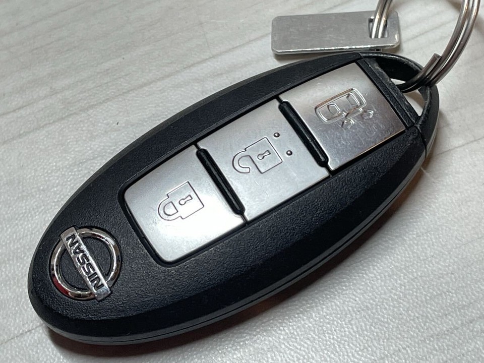 Nissan Original Smart Key BPA2E71 3-Tasten für Serena C26 ElgrE52 ...