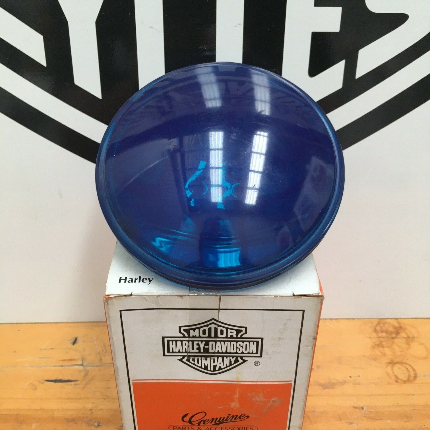 HARLEY-DAVIDSON PURSUIT LAMP - BLUE - 12 V SEALED UNIT NOS P/N 68728-64 ...
