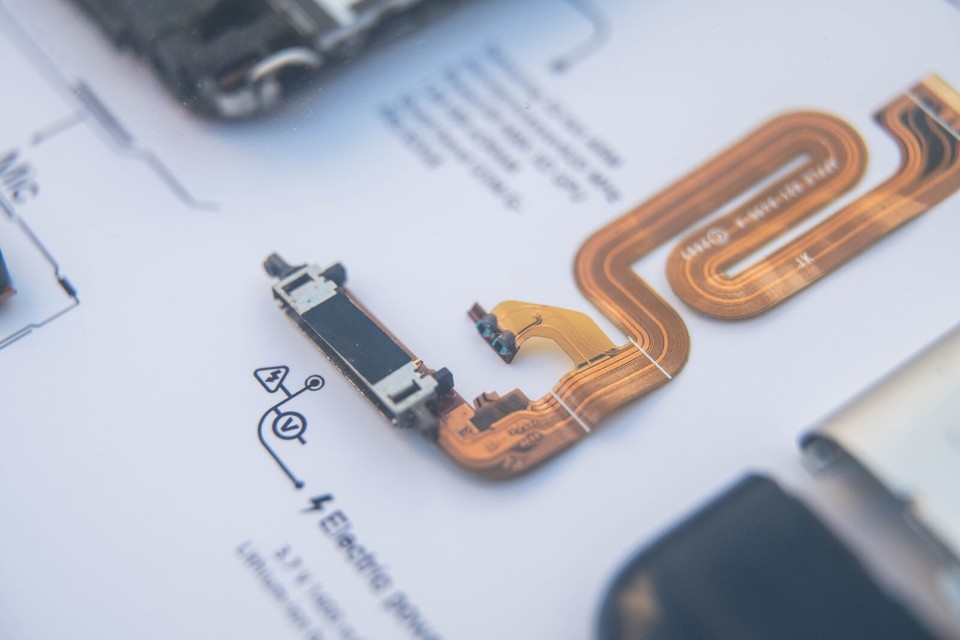 Disassembled iPhone Teardown With Frame, Deconstructed iPhone Art ...