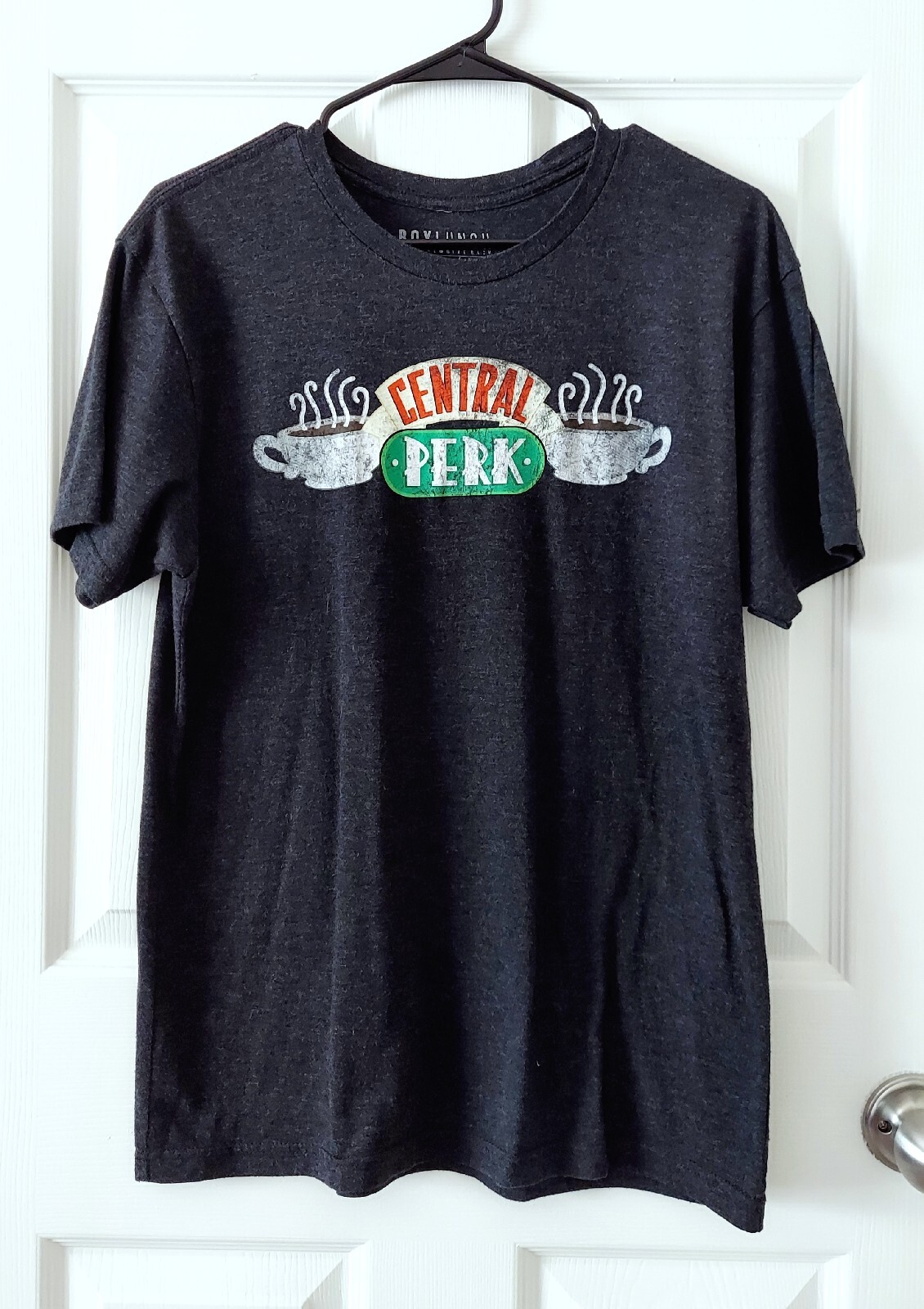Boxlunch Central Perk Graphic Tee, Size Medium (Unisex) | eBay