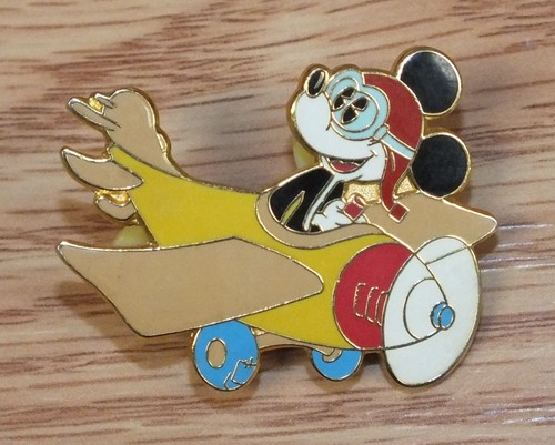 Genuine Disney Pilot Mickey Mouse in Airplane Aviator Collectible Pin ...