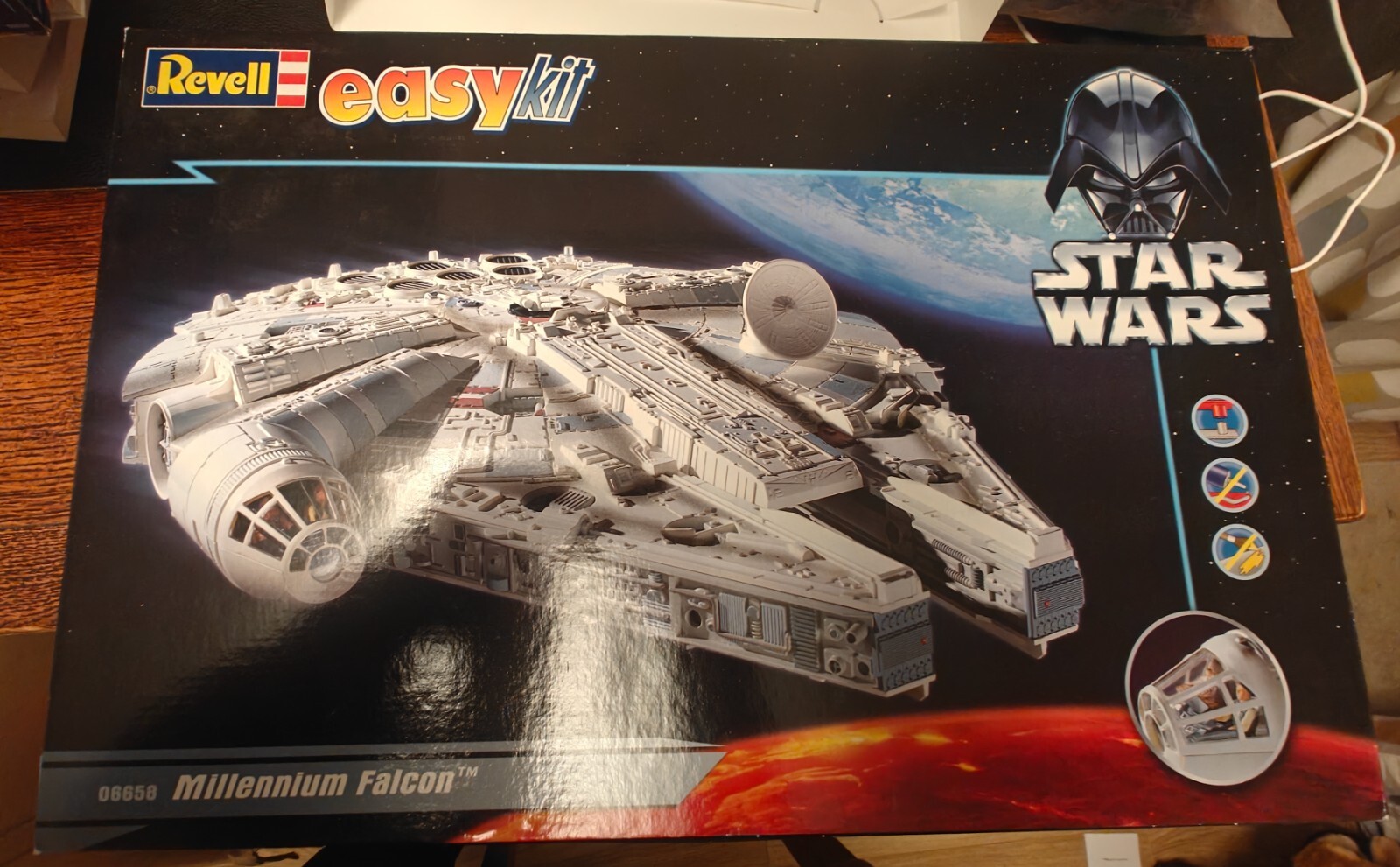 Star Wars Millennium Falcon - Revell 1/72 Easy Kit Pre-Painted 06658 ...