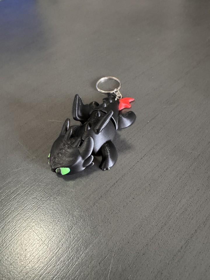 Glow-in-the-dark toothless Keychain | eBay