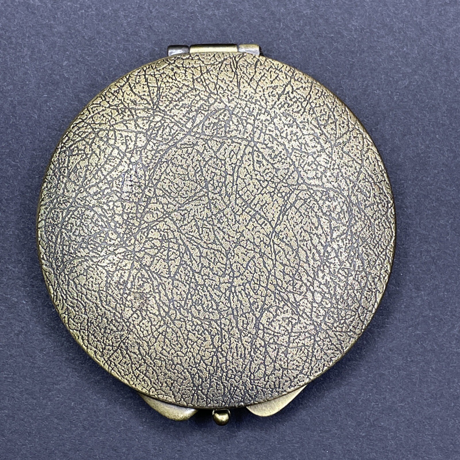 Vintage 1960s Compact Double Mirror Magnetic Clasp Brass Finish Make-Up ...