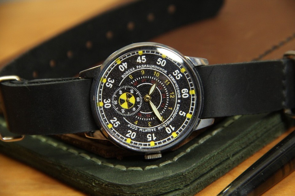 Men's Wrist Watch Pobeda Radiation troops Mechanical watch Soviet watch ...