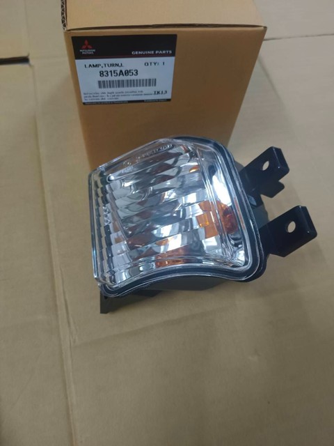 8315A053 Genuine Mitsubishi LAMP ASSY T/SIG FR L for sale online | eBay