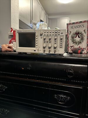 Tektronix TDS1002B Digital Oscilloscope | eBay