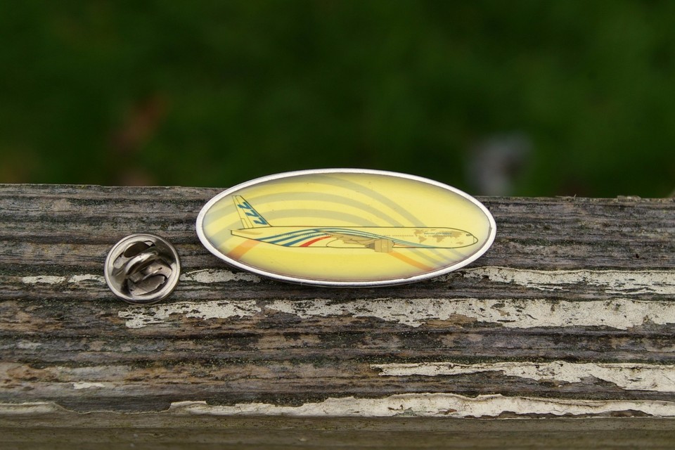 Boeing 777 Triple Sevens Metal Wide-Body Twin-Engine Jet Airliner Pin ...