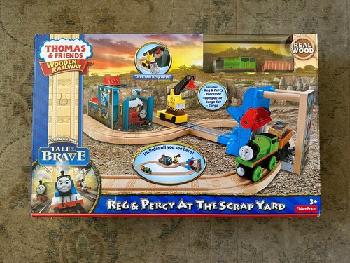 Fisher Price Wooden Thomas Train Set! Reg & Percy at the Scrapyard Set ...