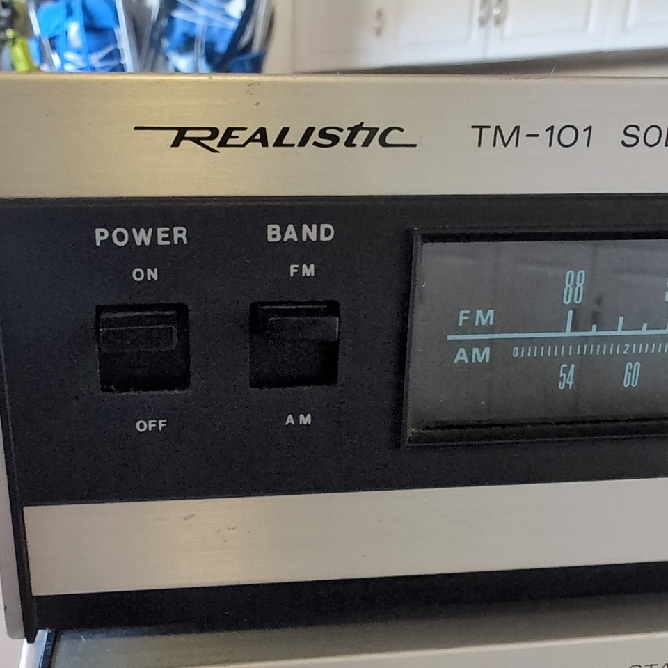 Realistic TM-101 & SA-101 Vintage Solid State AM/FM Stereo Tuner ...