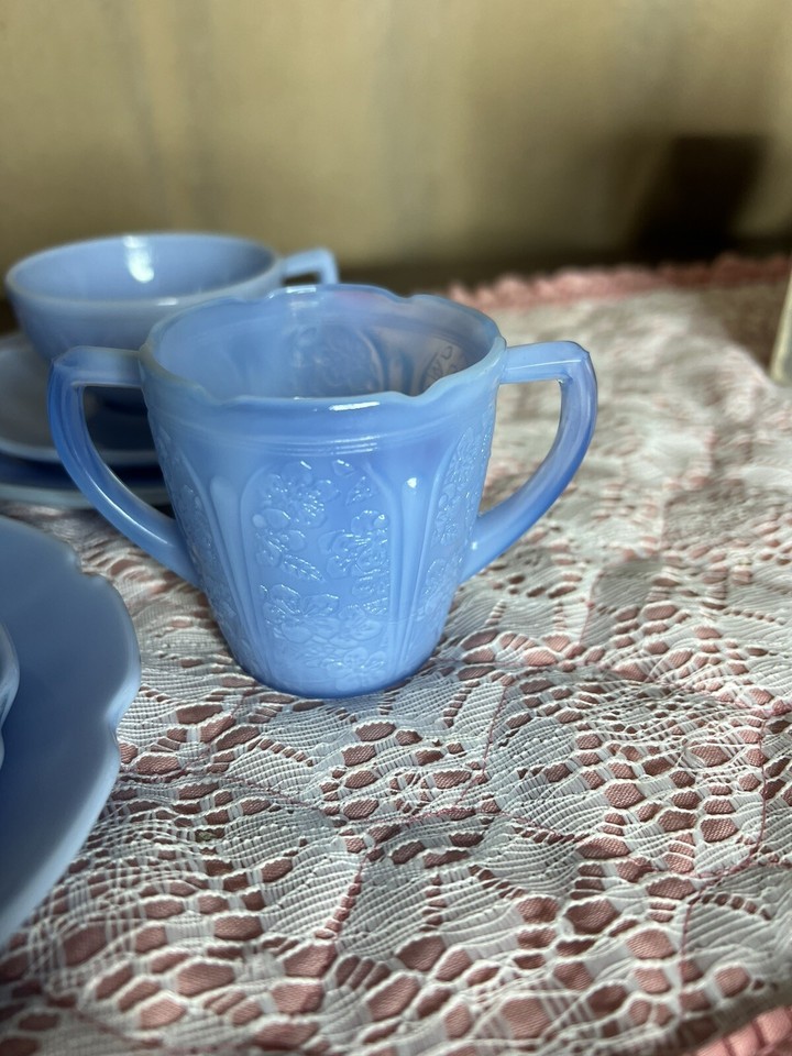 Jeannette 17pc Childrens Tea Set Delphite Blue Depression Glass Cherry ...