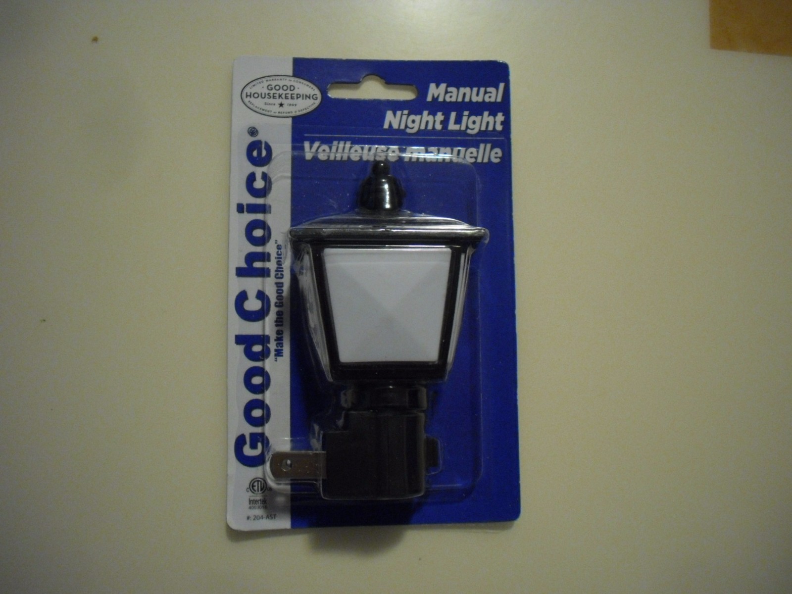 New Manual Night Light Includes Bulb On / Off Switch Wall Plug Night ...