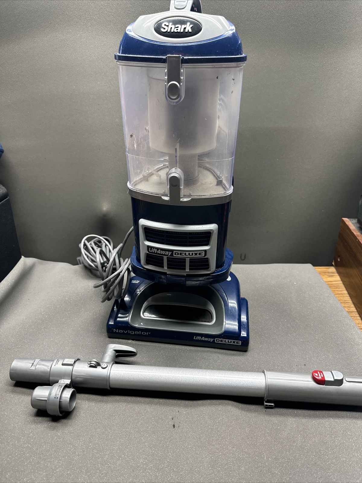 Shark NV360 Lift-Away Deluxe Upright Vacuum Cleaner - Blue 622356542739 ...