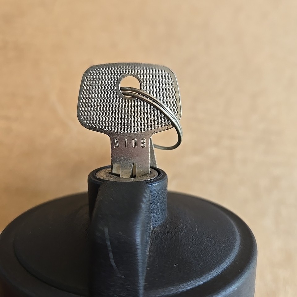 Vintage MB Locking Gas Cap with Keys / German & Mercedes Fuel Cap 1950s ...