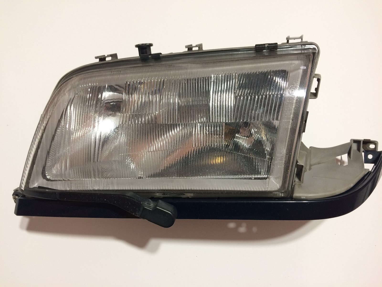 Kit phares xénon MERCEDES BENZ W202 (gauche + droite) 202 820 3361 ...