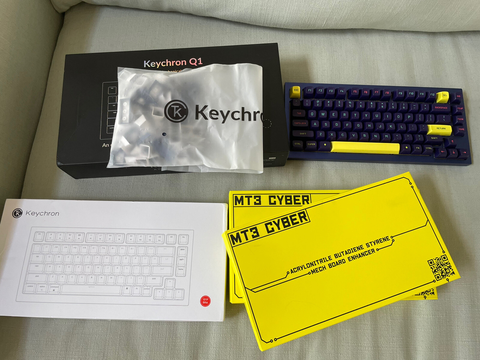 Keychron Q1 Mechanical Keyboard - Navy Blue - Milky Yellows - MT3 Cyber ...