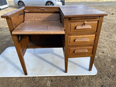 1900-1950 - Typewriter Desk