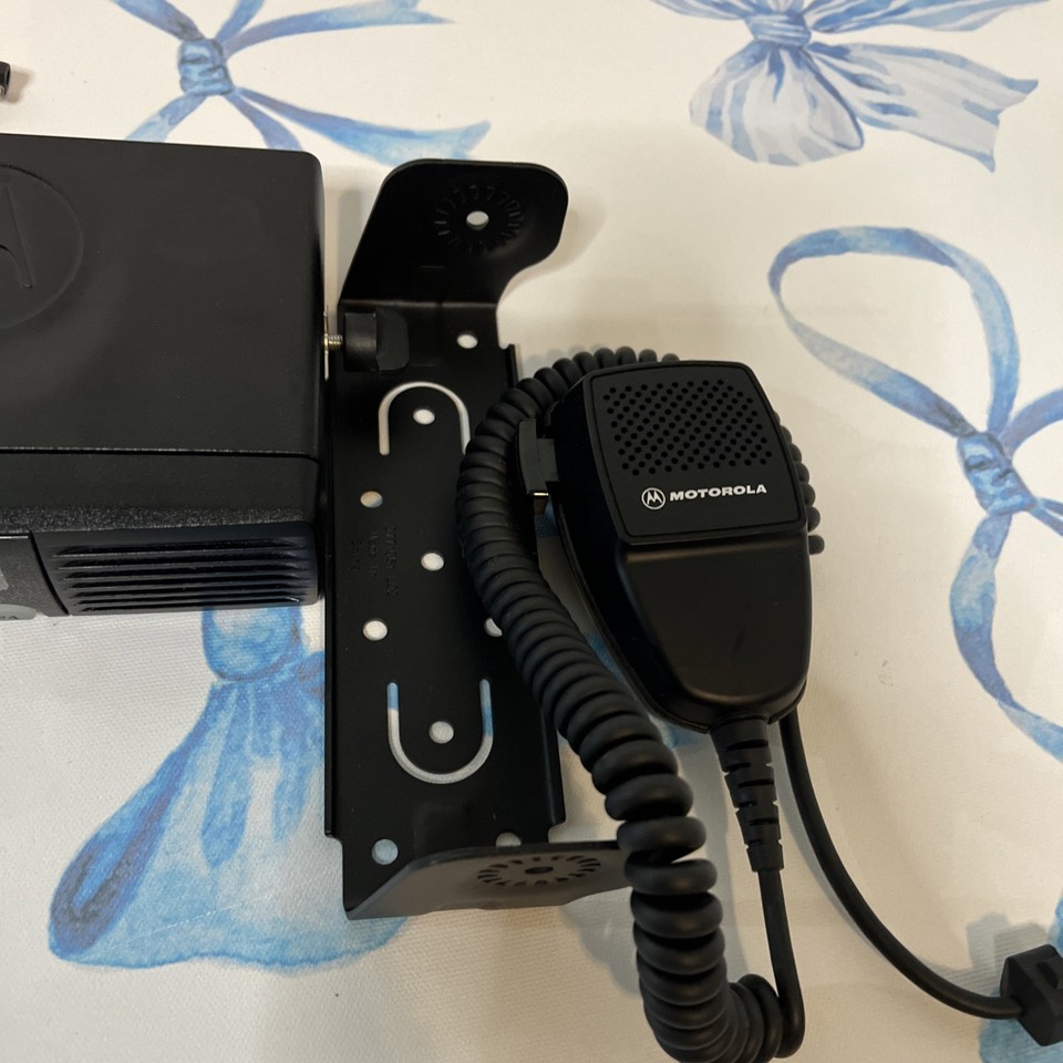 Motorola Radius CM300 146-174 MHz 45W VHF Two Way Radio W Mic ...