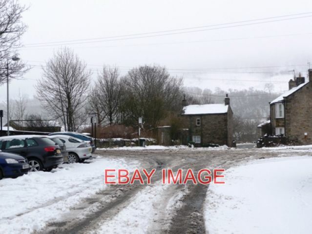 PHOTO THE SQUARE IN GUNNERSIDE AFTER 10CMS OF SNOW 2010 | eBay UK