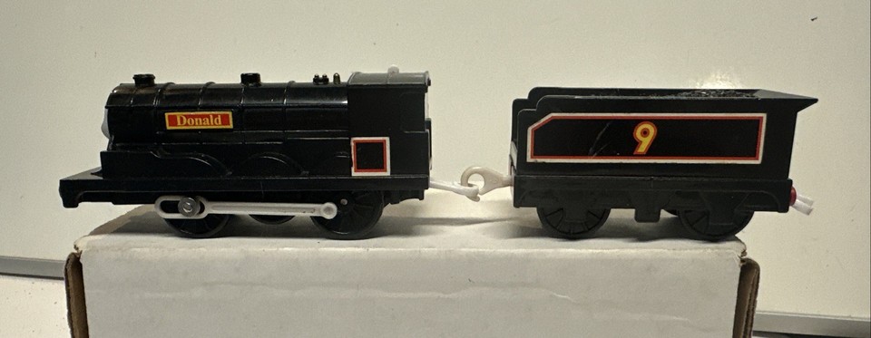 Thomas & Friends Trackmaster Motorized Donald Engine With Tender , 2007 ...