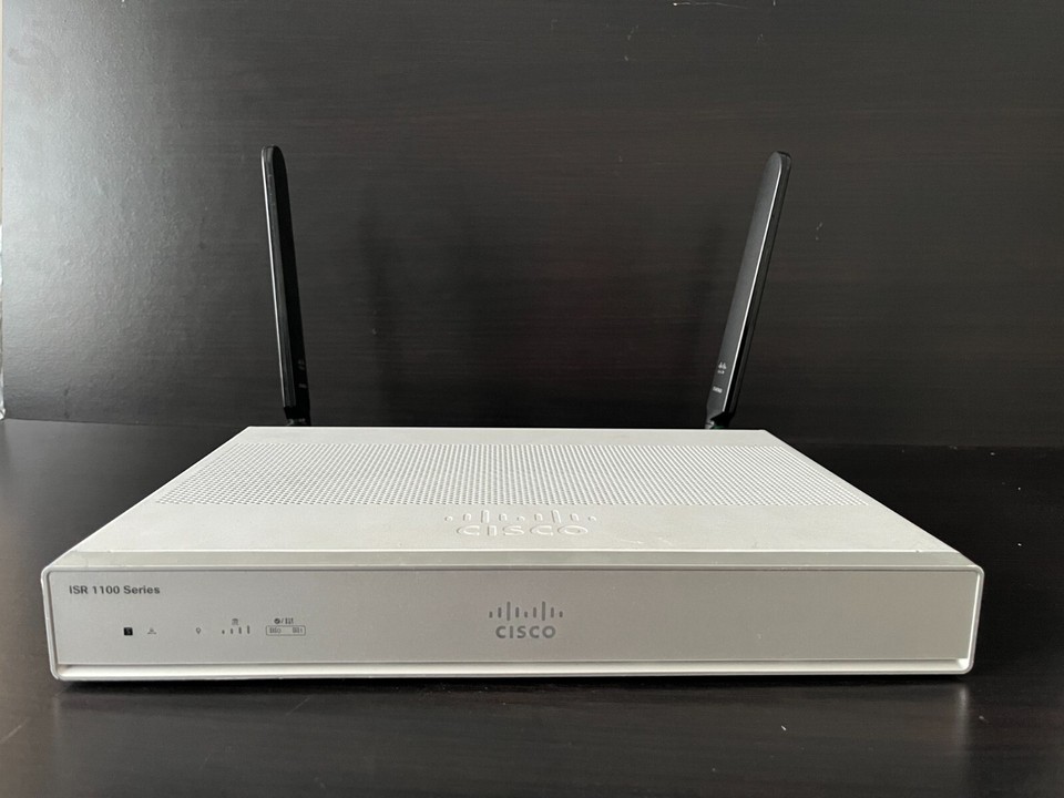 Cisco ISR 1100 Series C1117-4PLTEEA - Complete with 2 antennas, PSU ...