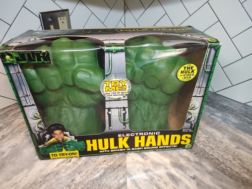 Electronic Hulk Hands. Toy Biz. Marvel. Incredible Hulk. 2003 | eBay