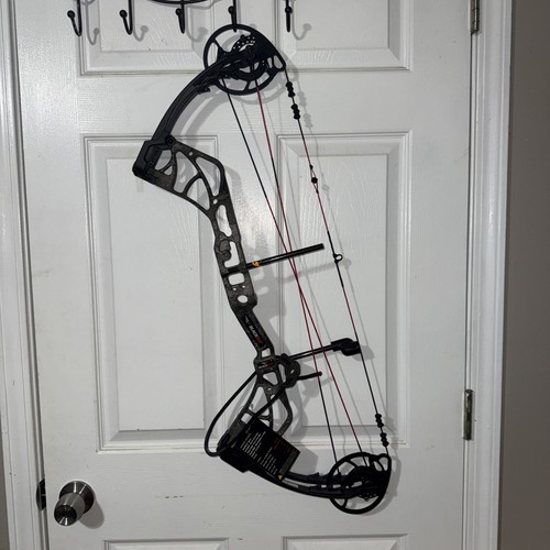 Blackout Archery Pursuit LH Compound Bow 55-70Lb Draw Weight 26.5-30 ...