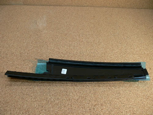 GENUINE LAND ROVER REAR DOOR FINISHER C PILLAR RANGE ROVER EVOQUE RH ...