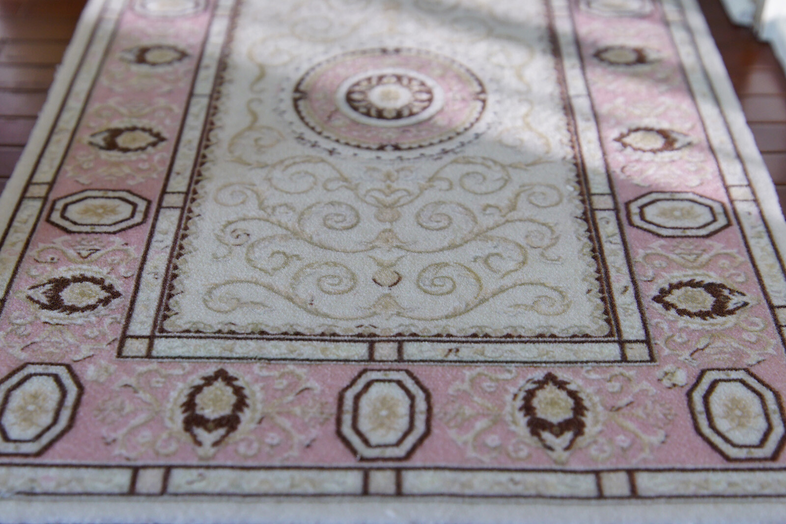 1/12 Dollhouse Pastel Pink French Swirls Beautiful Miniature Rug | eBay