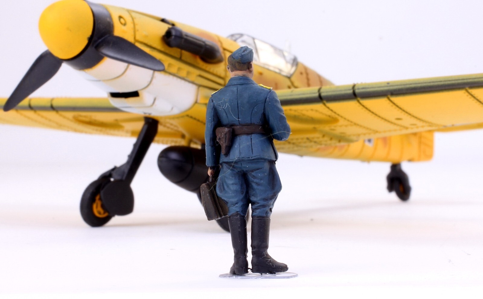 PreSale German Luftwaffe Pilots (5 figures) WW2 1:48 Pro Built Model | eBay