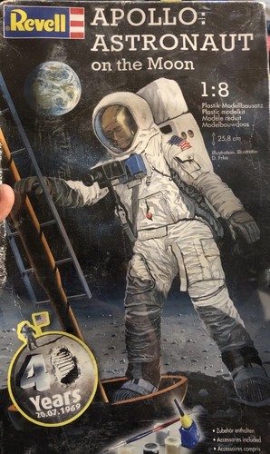 Apollo: Astronaut on the Moon Revell 1:8 Kit Gift Set #04826/ Box 2009 ...