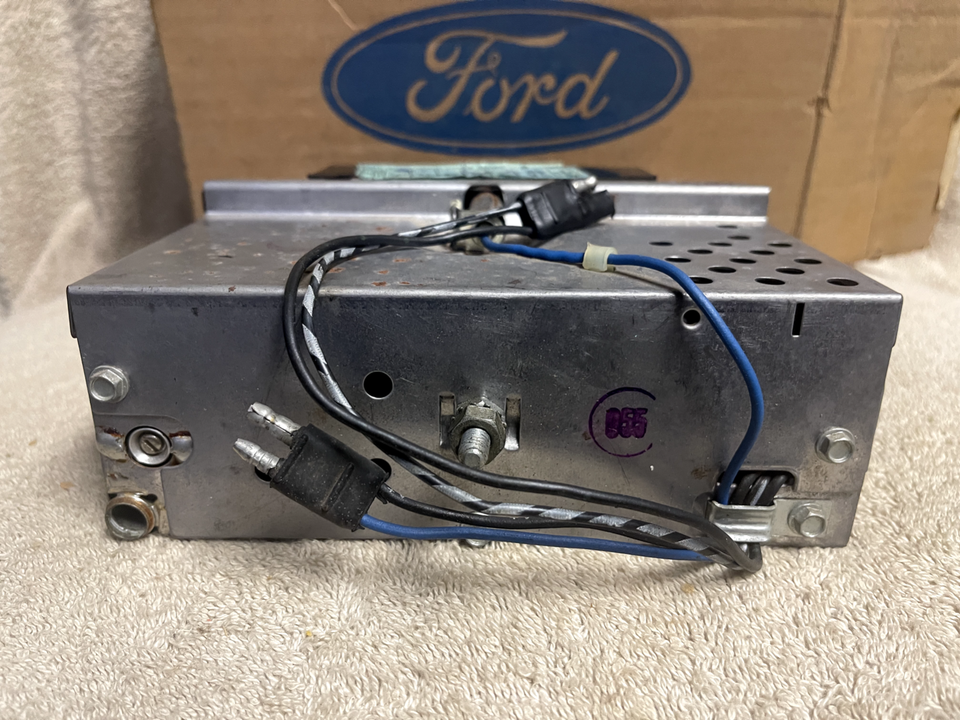 NOS FORD D4AA-18806-AA 1974 GALAXIE LTD THUNDERBIRD PHILCO AM RADIO ...