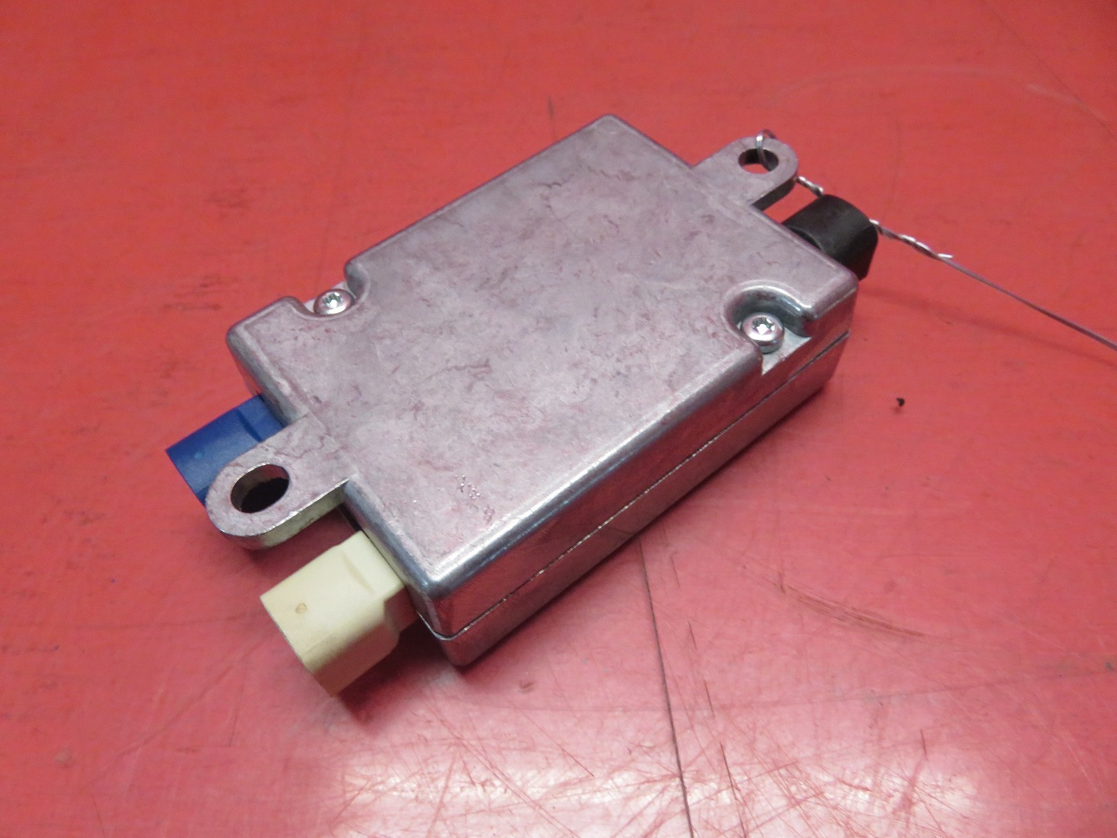 2007-2010 BMW 335i COUPE E92 OEM USB AUX HUB INTERFACE CONTROL MODULE ...