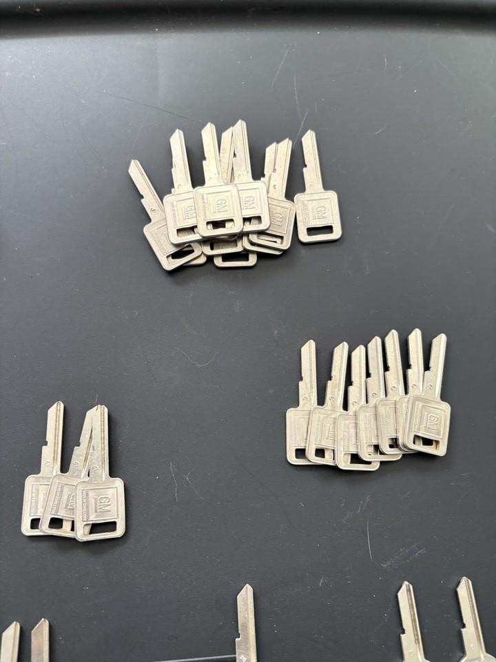 Vintage General Motors GM Key Blanks New Chevrolet Uncut Lot Of 43 Keys ...