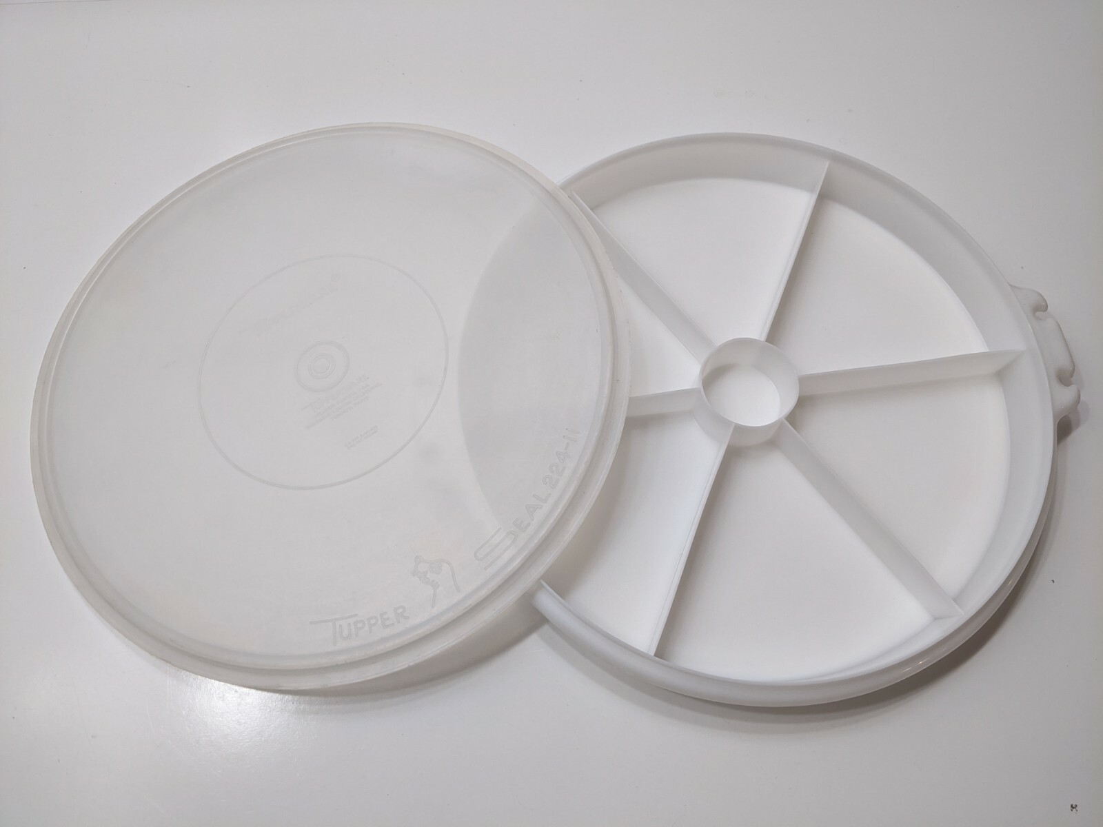 Tupperware Large 12" Round Sectioned Divided Container Dish w/Lid 224 ...
