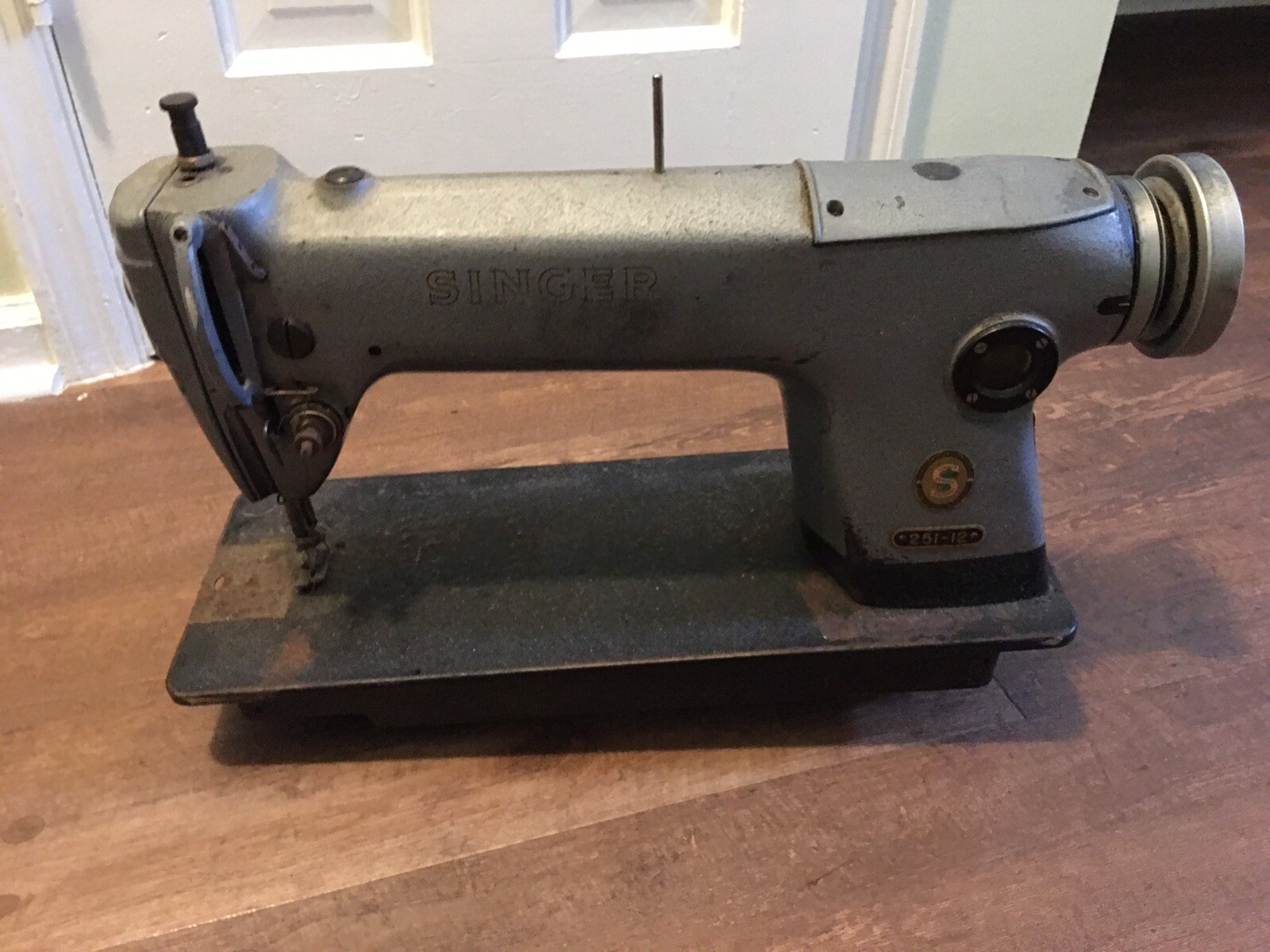 SINGER 251-12 SEWING MACHINE INDUSTRIAL COMMERCIAL VINTAGE /parts or ...