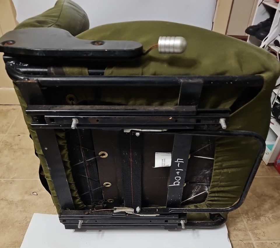 New Mastercraft Folding Seat Gunner Restraint LMTV 2.5 5 Ton HMMWV ...