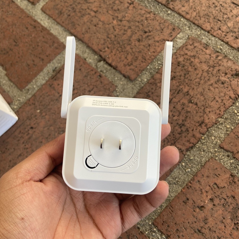 ULTRAXTEND Wifi Booster Repeater Extender Easy Plug In 1x | eBay