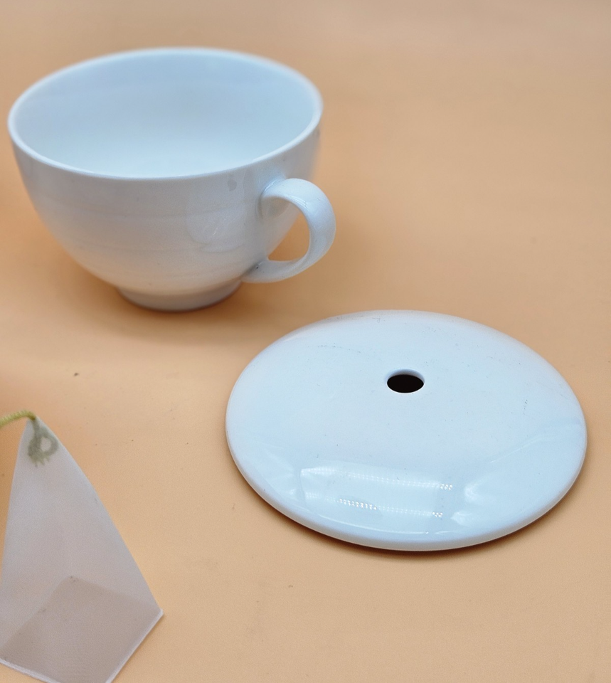 Tea Forte Cafe Teacup w/ Vented Lid White Porcelain Steeps 8 oz Keeps ...