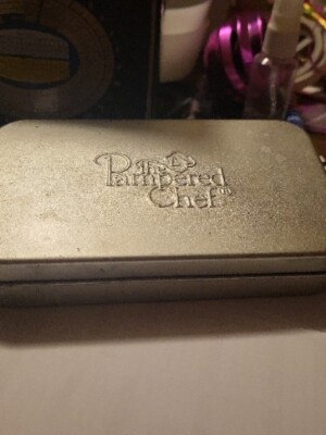 Pampered Chef Cutters Mini Set/8 Stainless Steel Cookie Cutters & Tin ...