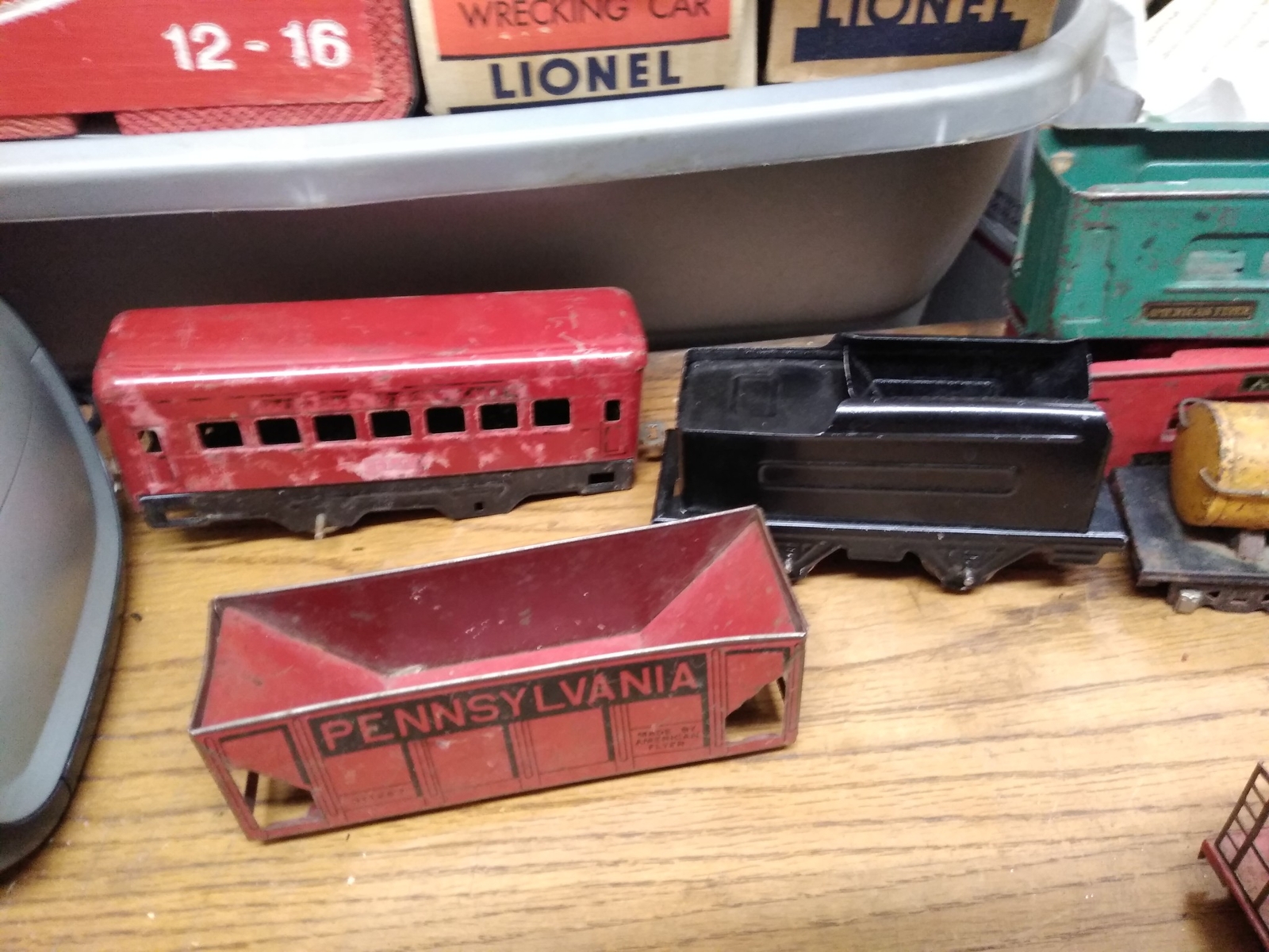 Vtg HUGE American Flyer Train Car Parts Lot Pre War Freight Tanker ...