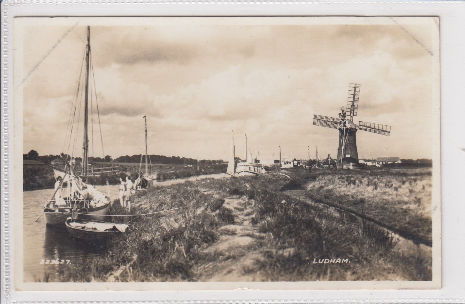 POSTCARD LUDHAM, NORFOLK. WINDMILL TO 33 OSBOURNE ROAD, WINTON ...
