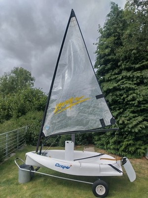 topper type Escape 9 SmartRig Sailing Dinghy + Launching Trailer – – £ ...