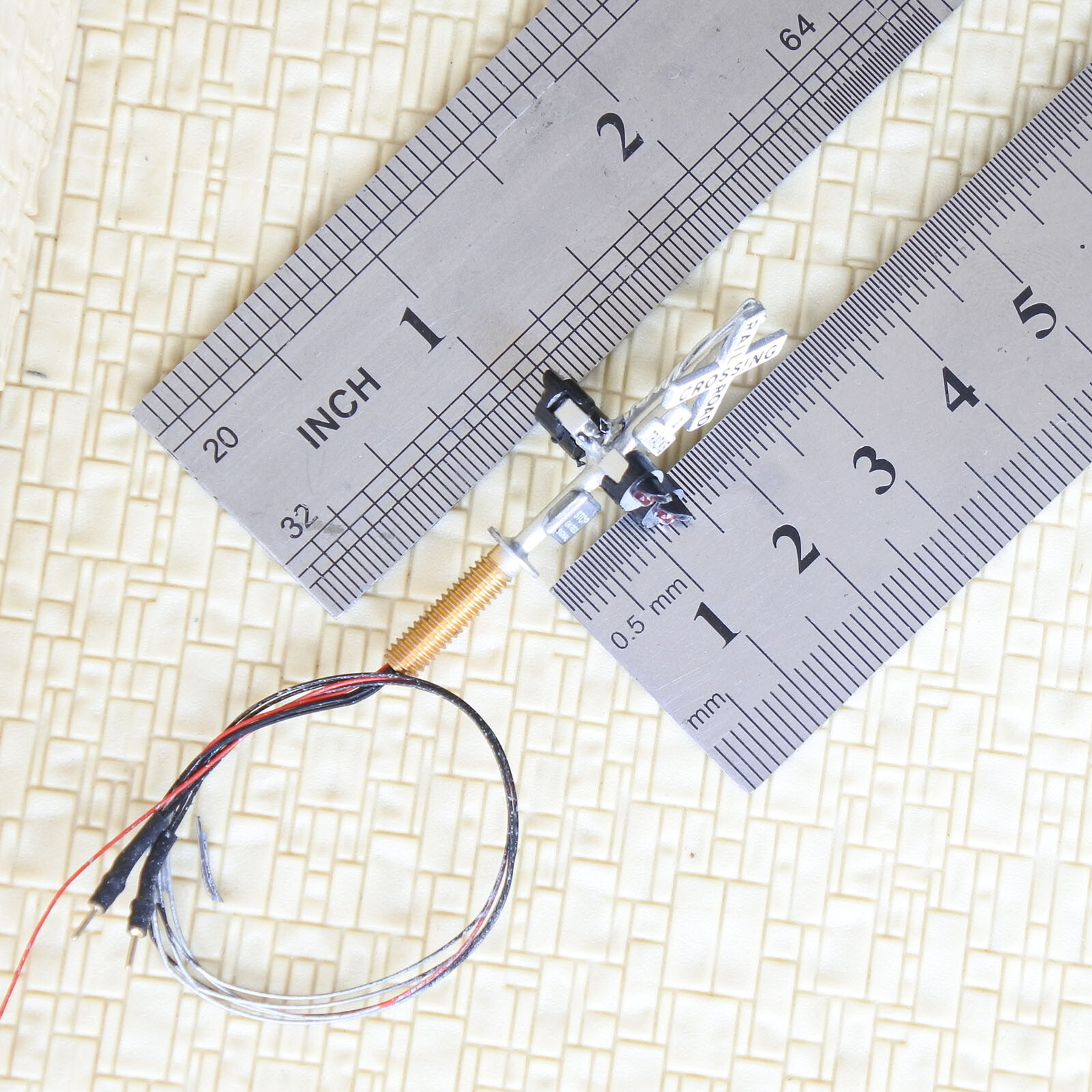 2 x N scale model grade crossing signal light LED made + 1 flasher ...