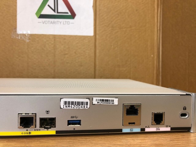 Cisco C1117-4PM Router with UK PSU Cisco ISR C1117-4PM with UK PSU -Inc ...