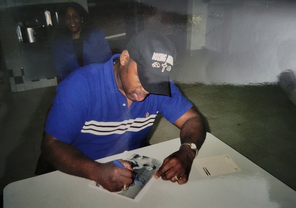 Marvis Frazier signed 8x10 photo vs Larry Holmes | eBay