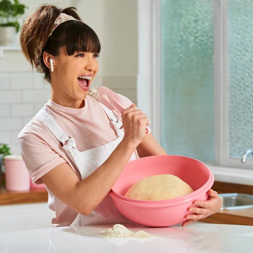 Tupperware Fix-N-Mix 1.7 Gallon Mixing Bowl with Lid, Pink Vintage ...