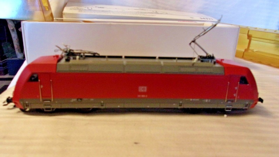 HO Scale Märklin BR 101 Electric Locomotive Deutsche Bahn, Red #34371 ...